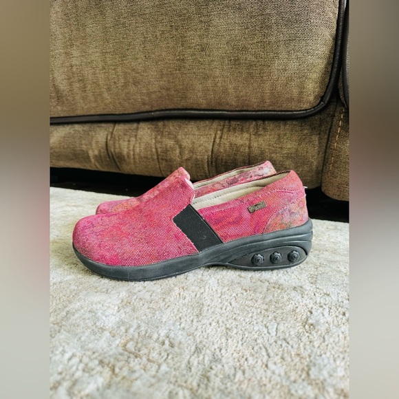 Therafit | Shoes | Therafit Annie Red Multicolor Professional Clogs ...